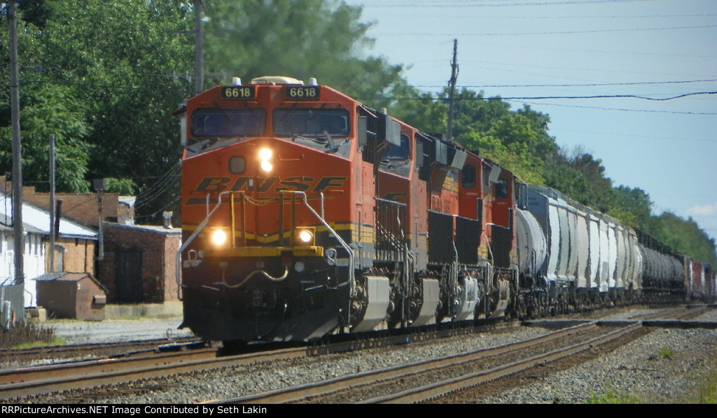 BNSF 6618 Leading NS 31K
